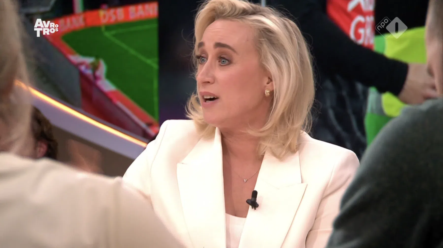 Bijzonder: Bas Dost geeft live op tv emotionele update, ook Jinek geraakt