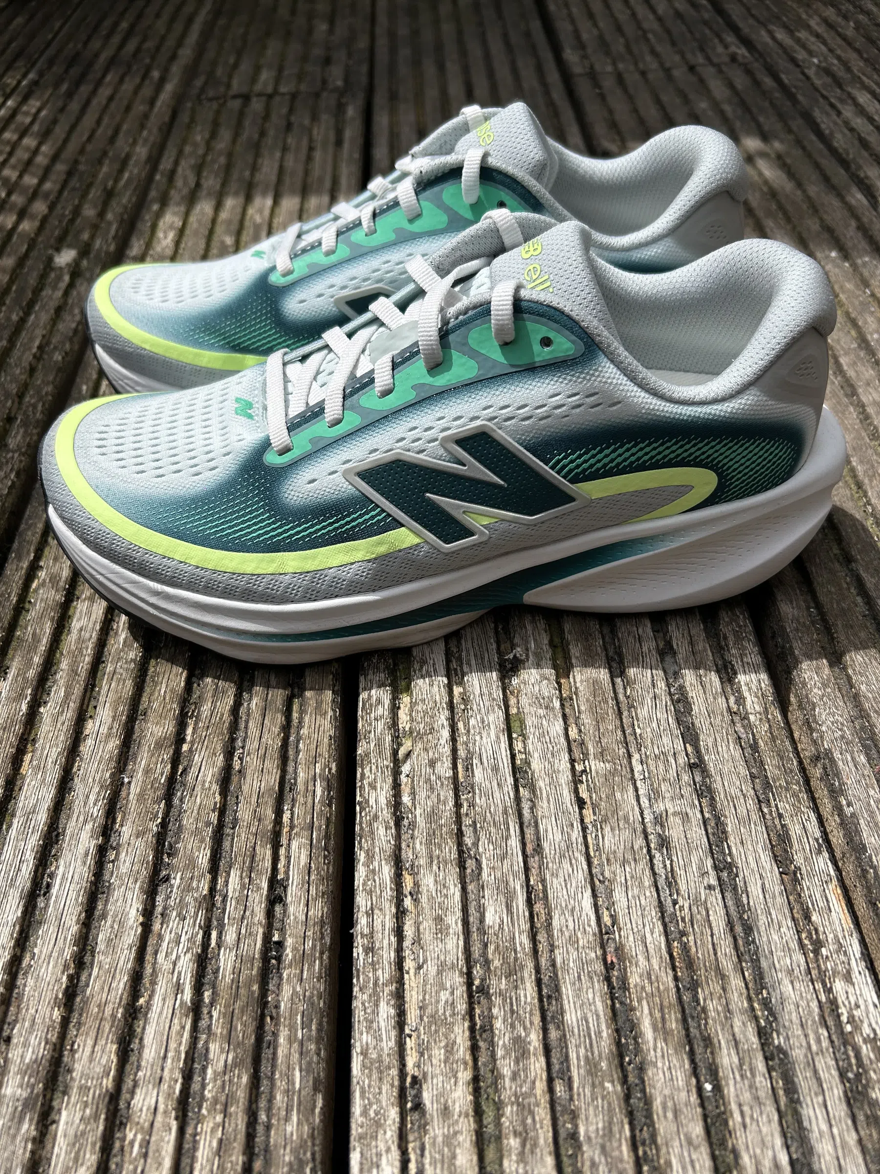New Balance Ellipse review: stijlvolle hardloopschoen voor easy runs