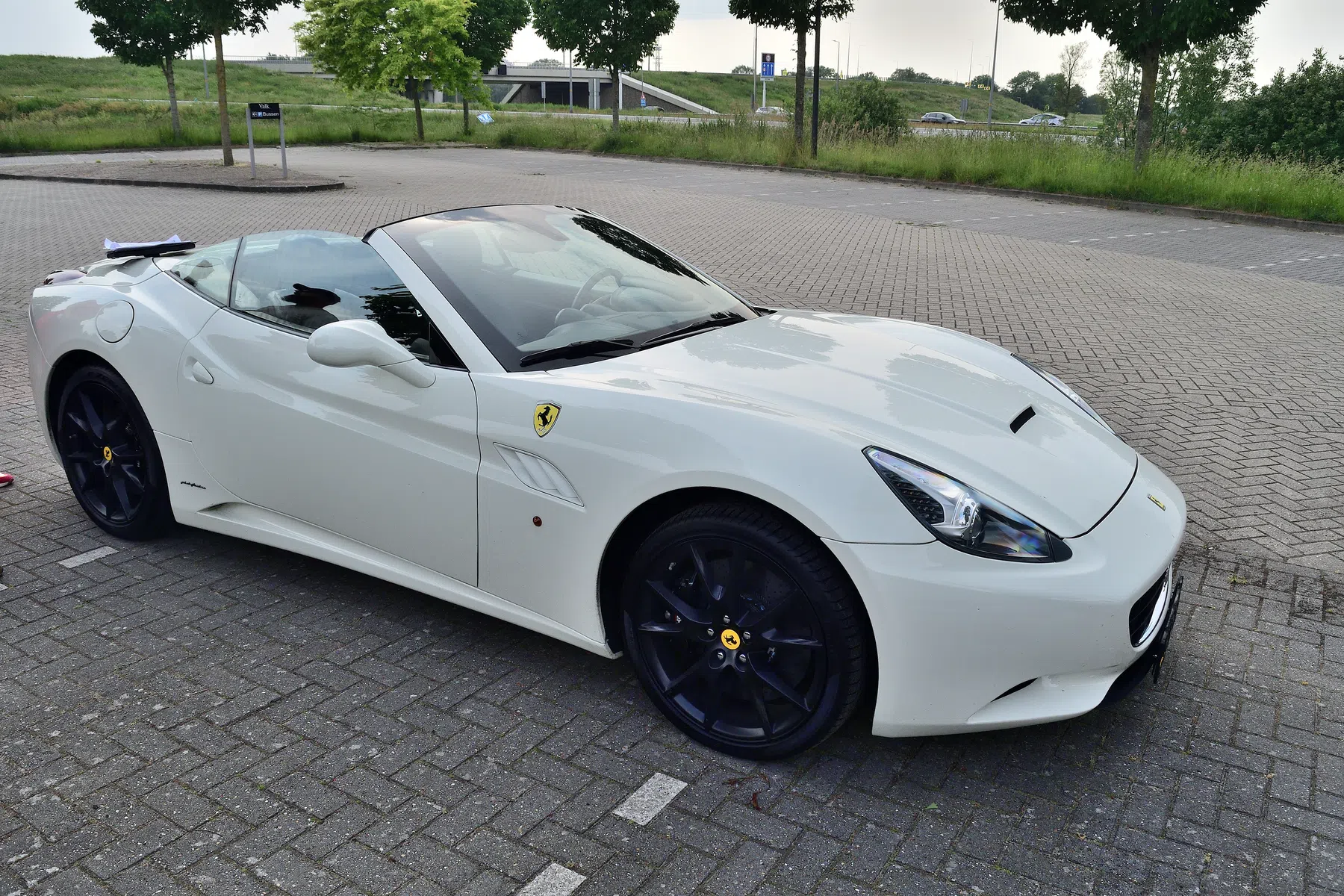 Ferrari California