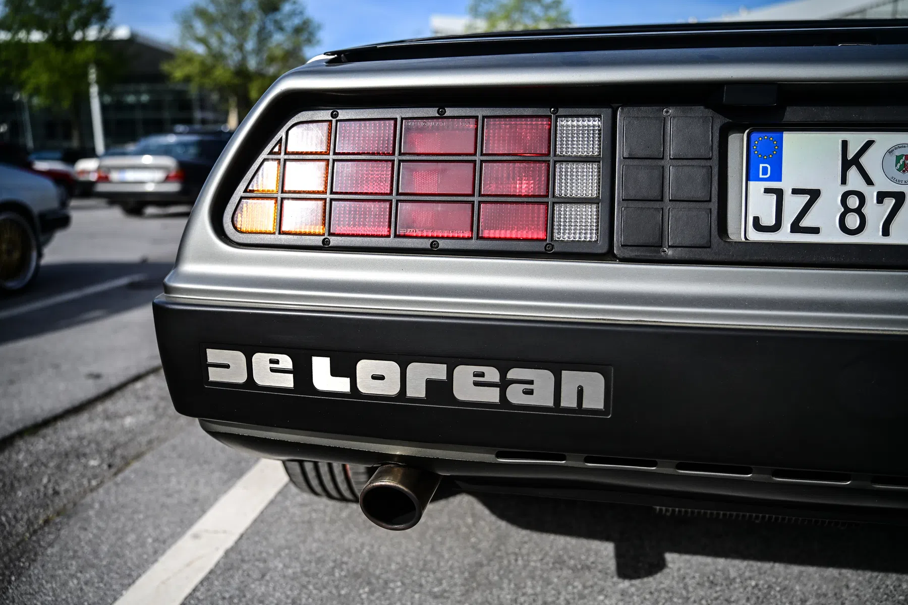 DeLorean DMC-12