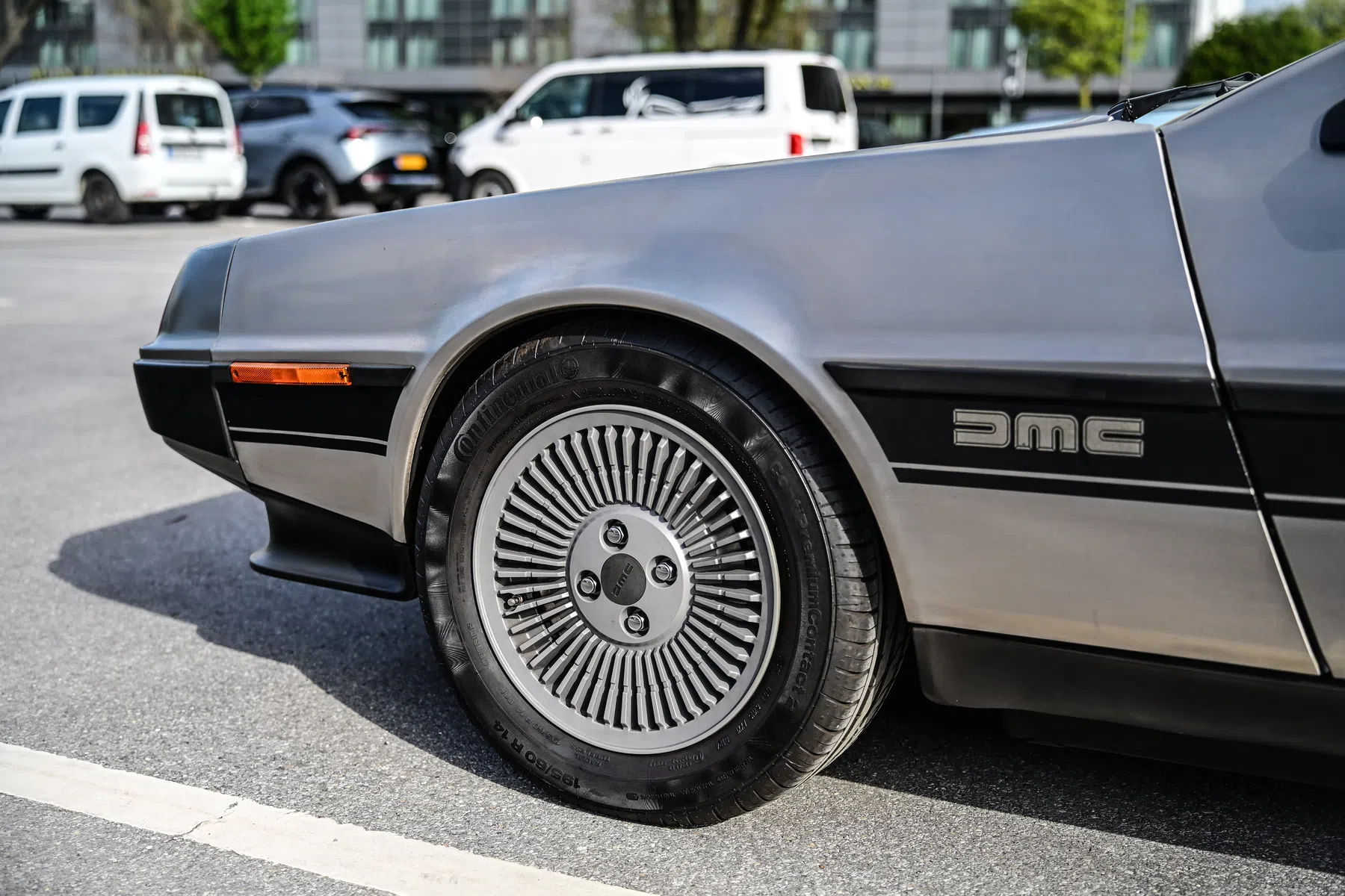 DeLorean DMC-12