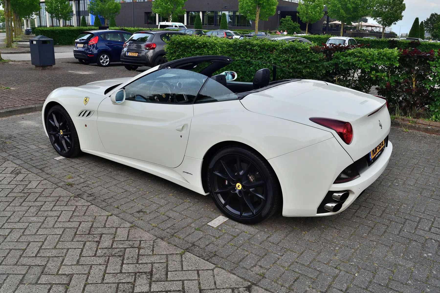 Ferrari California