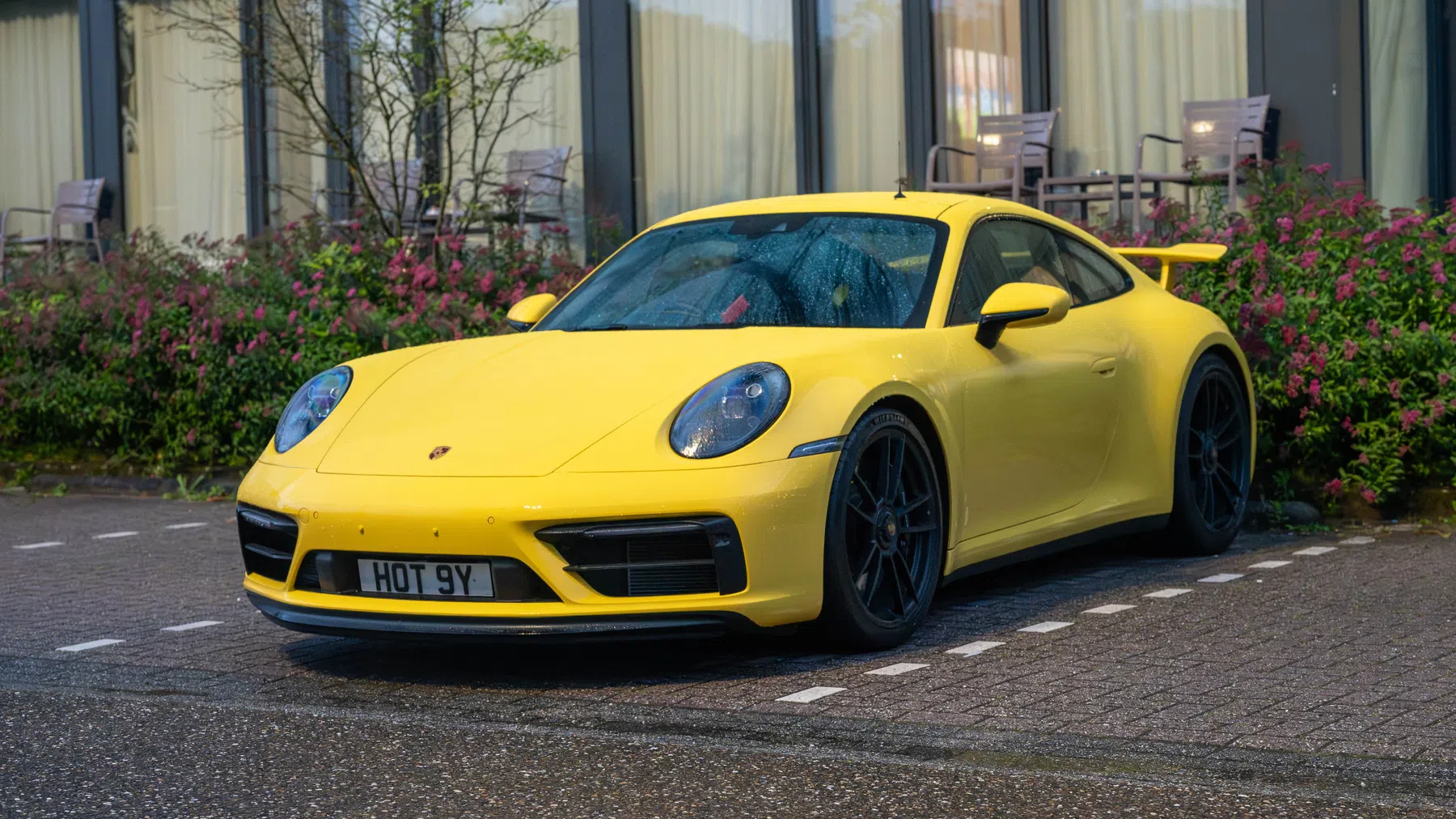 Porsche 992 Carrera 4 GTS