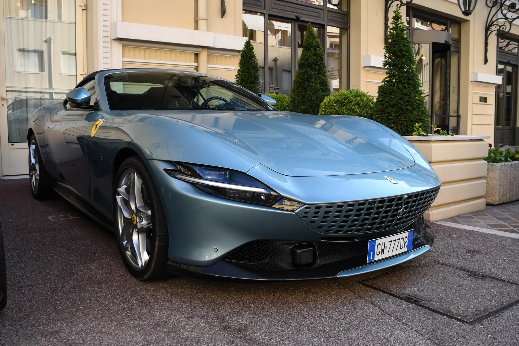 Ferrari Roma Spider