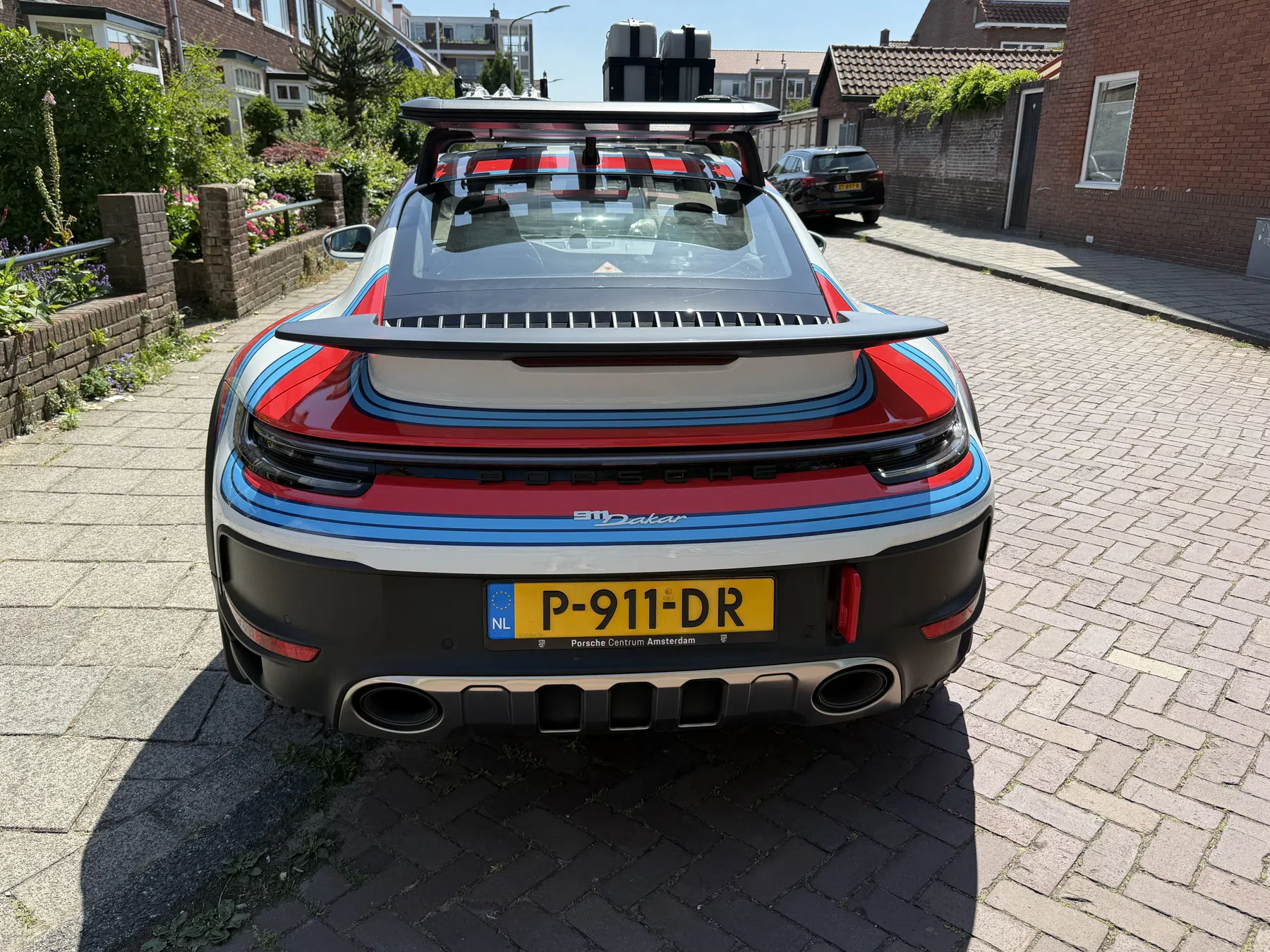 911 Dakar met vanity plate P-911-DR!