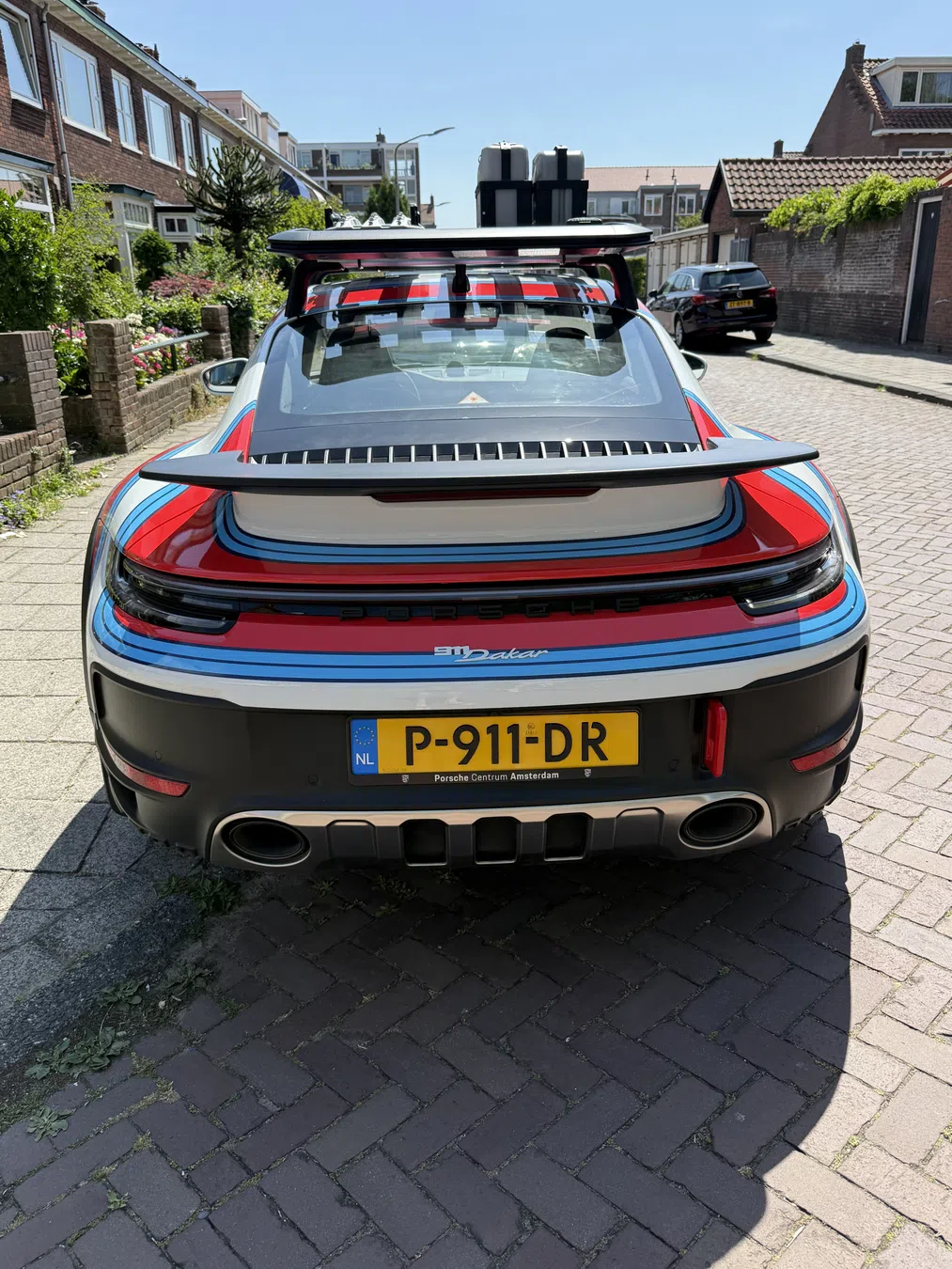 911 Dakar met vanity plate P-911-DR!