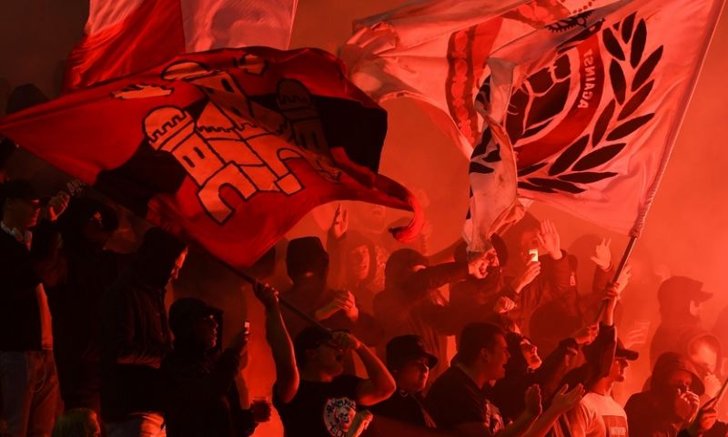 Ongeziene politiemacht én Nederlandse hooligans voor Club - Antwerp