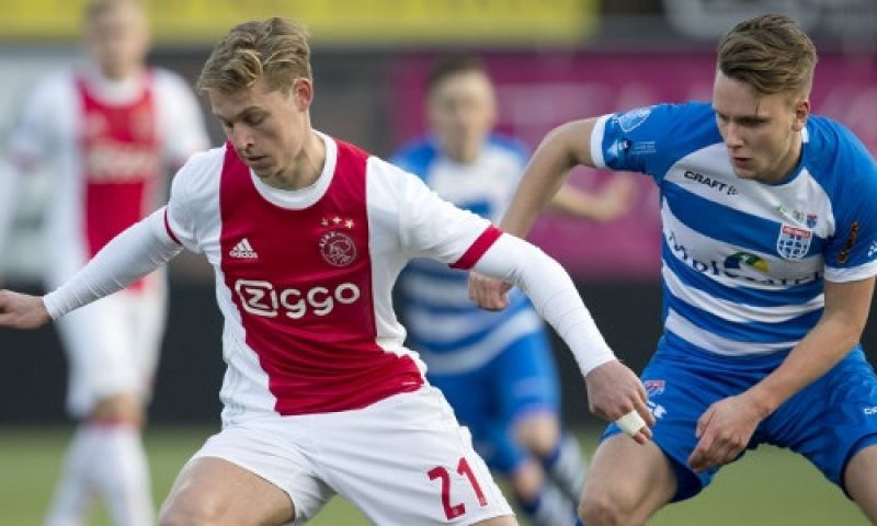 Uitblinker De Jong rekent op nieuwe rol bij Ajax: 'Dat kan ook mét Ziyech, haha'