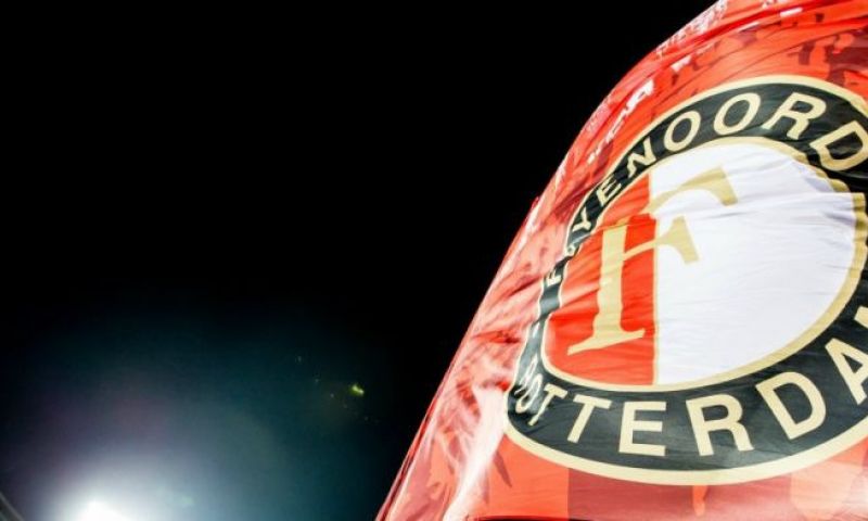 'Feyenoord-vlag in Amsterdam krijgt staartje: twintig man bestormen ...