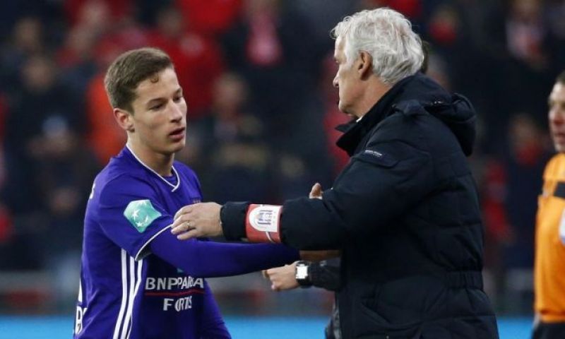 Verschaeren spiegelt zich aan Dennis Praet: "We lijken wat op elkaar"