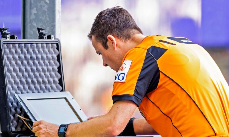 Scheidsrechters speeldag 16 bekend: Laforge fluit topper Antwerp-Club ...