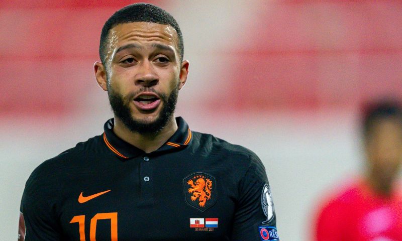 Memphis moppert na dikke overwinning: 'De bal was stroef, het veld was ...