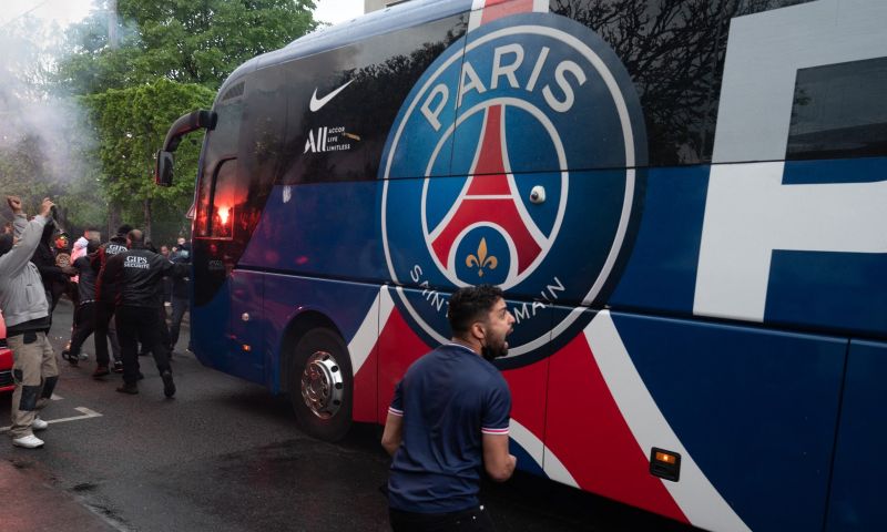 Spelersbus RC Lens beschilderd door 'fans' van PSG, club komt met statement