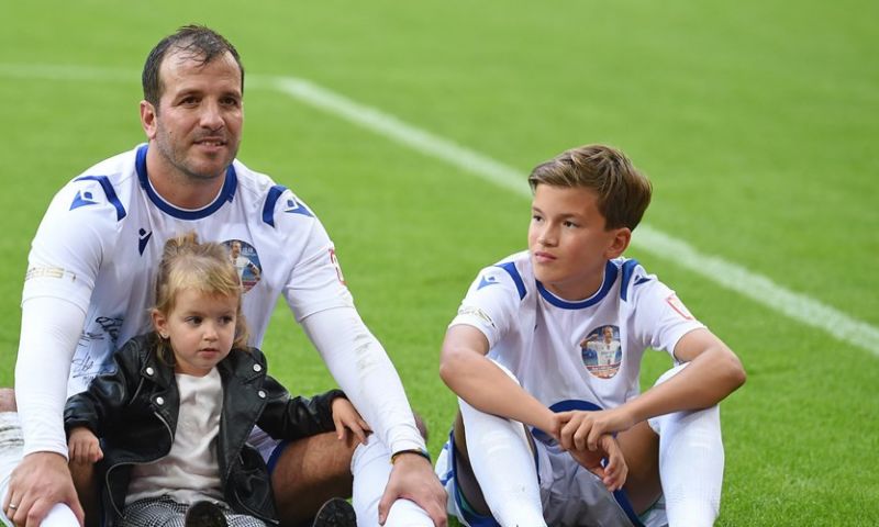 Zo vader, zo zoon: Damián van der Vaart tekent eerste profcontract
