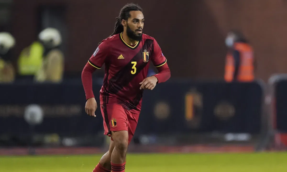 Denayer heeft de clubs voor het uitkiezen: ‘Oa Barça en Newcastle lonken’