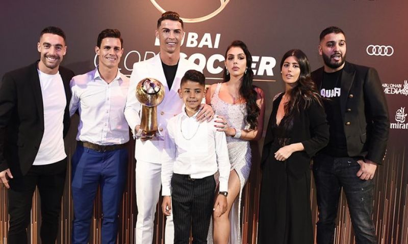 Elfjarige Cristiano Ronaldo Jr. tekent contract bij Manchester United