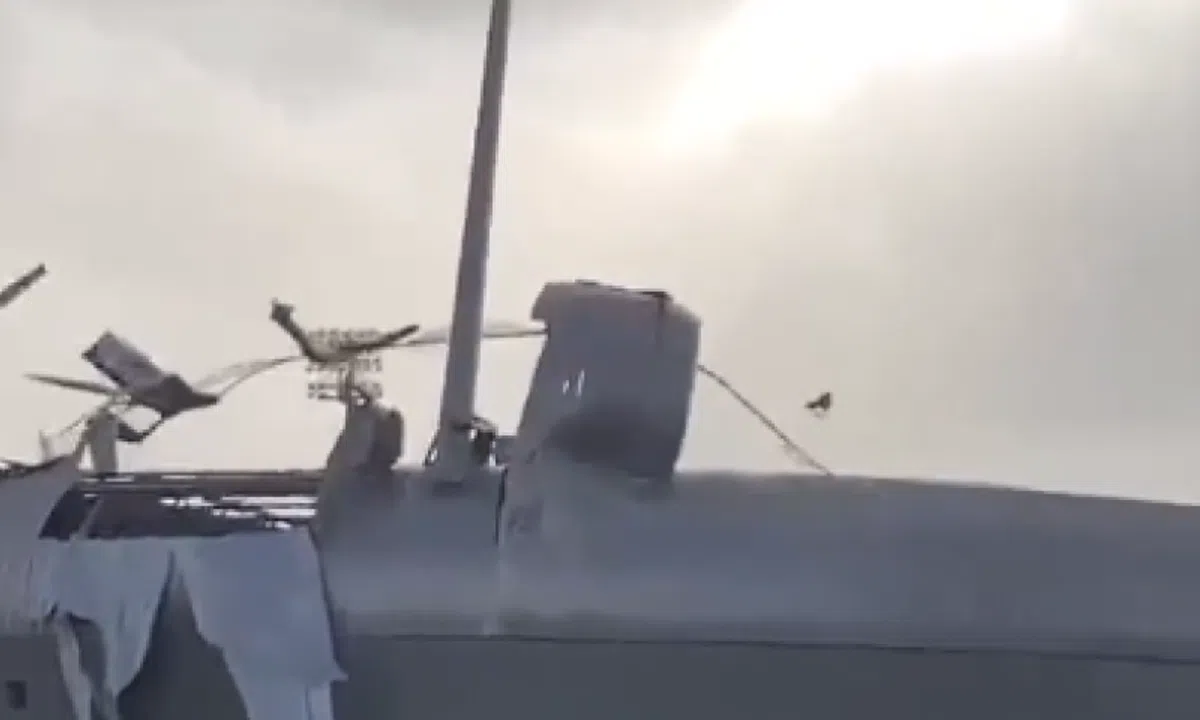 Chaos in Den Haag: dak van ADO-stadion laat los door storm