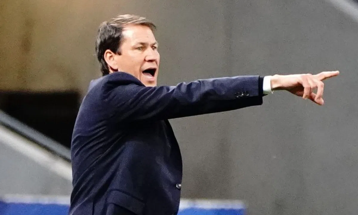 Bosz zwaar onder druk, voorganger wil terug naar Lyon: 'Ik zou meteen komen'