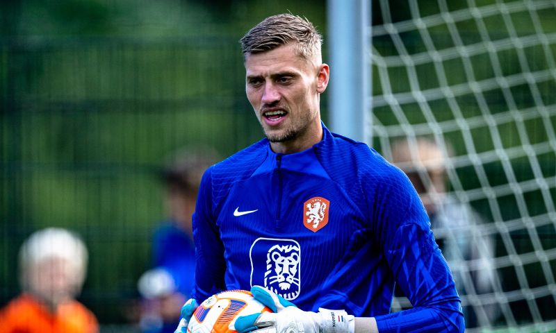 Noppert kijkt ogen uit bij Oranje: Noppert kijkt ogen uit bij Oranje: