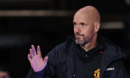 Man United wordt zoekgespeeld, boze fans verlaten nog voor de rust het ...