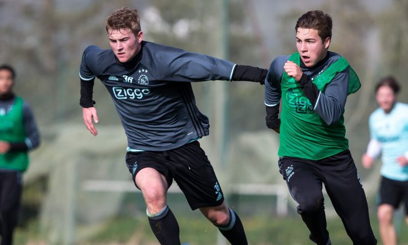 Eiting over sterallures bij Ajax: 'De Ligt is ooit uit de groepsapp ...