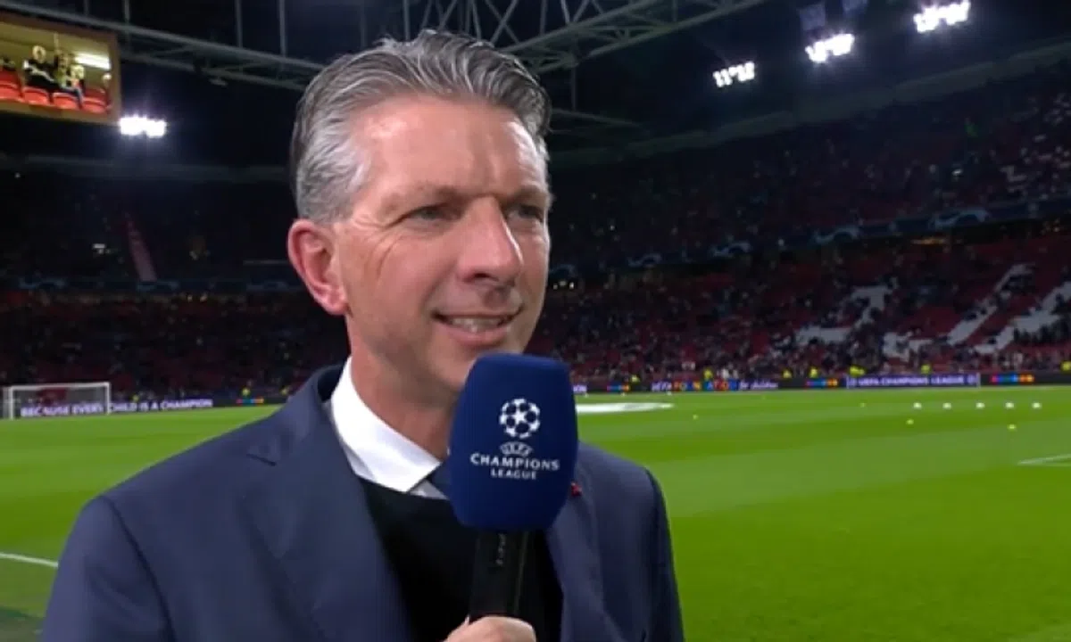 De beelden: scherpe Hamstra wekt verbazing met interview voor Ajax ... De beelden: scherpe Hamstra wekt verbazing met interview voor Ajax ...