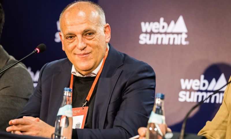 Salarishuis FC Barcelona moet omlaag