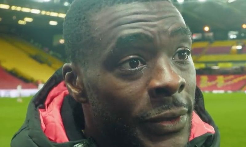 Petje af: stotterende Watford-speler Sema staat uitgebreid journalist ...