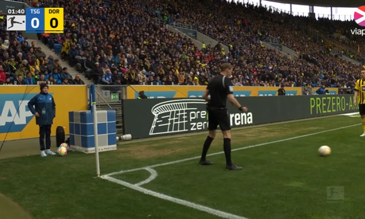 Ballenjongen bij Hoffenheim - Dortmund grijpt ineens de spotlights