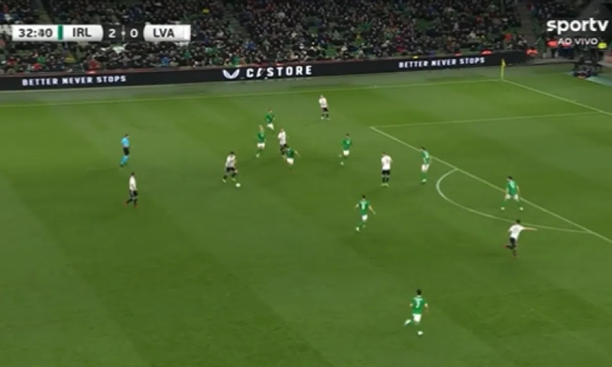 Uldrikis bakt er bij Cambuur weinig van, maar maakt wel supergoal tegen Ierland