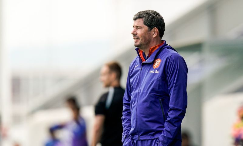 Jong Oranje zakt na sterke eerste helft weg en dankt Verbruggen voor ...