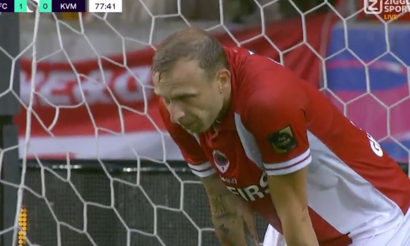 Wat een pech: Antwerp-verdediger treft eigen doel in slotfase Belgische ...