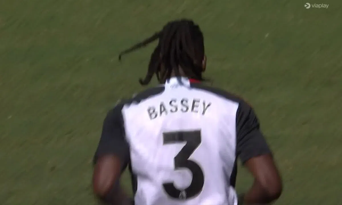 Daar is hij al: Bassey maakt twee dagen na transfer de eerste minuten ...