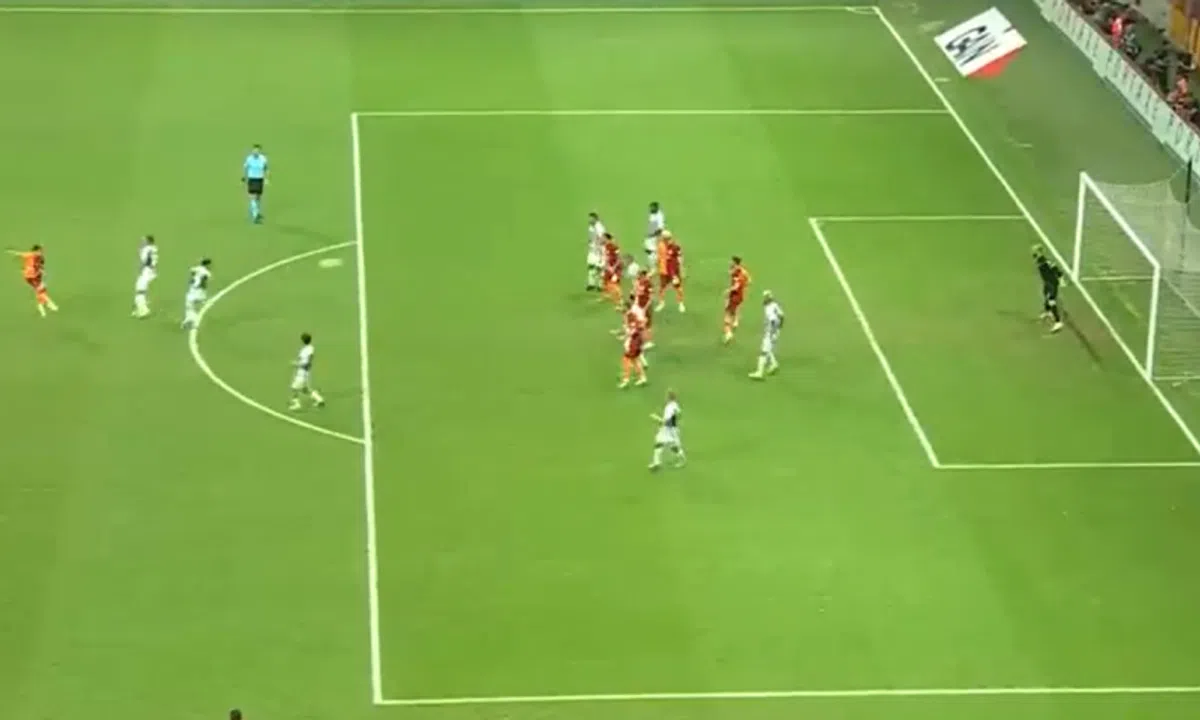 Om van te watertanden: oude bekende Mertens maakt cruciale CL-goal