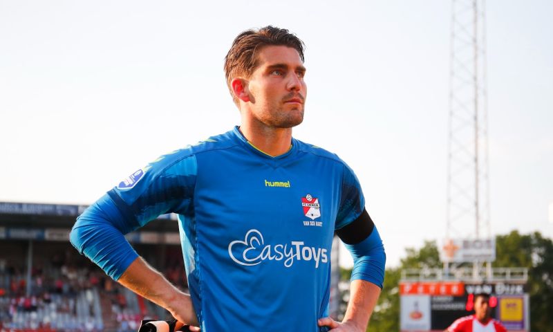 Van der Hart vindt nieuwe club en blijft na Emmen-degradatie in Eredivisie