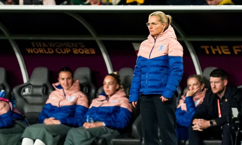 Wiegman krijgt grote UEFA-prijs en gaat viral met speech over Spaanse ...