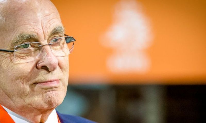 'Groot nieuws: Van Praag (76) keert terug bij Ajax en moet orde scheppen'