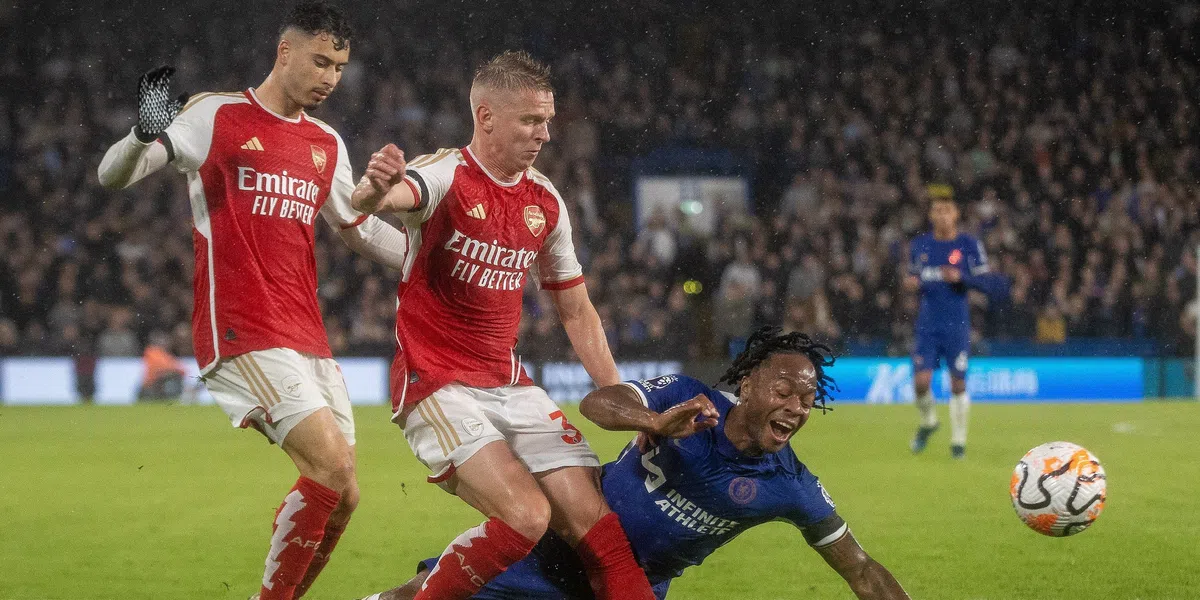 Chelsea geeft riante voorsprong weg: Arsenal dankt Trossard voor een punt