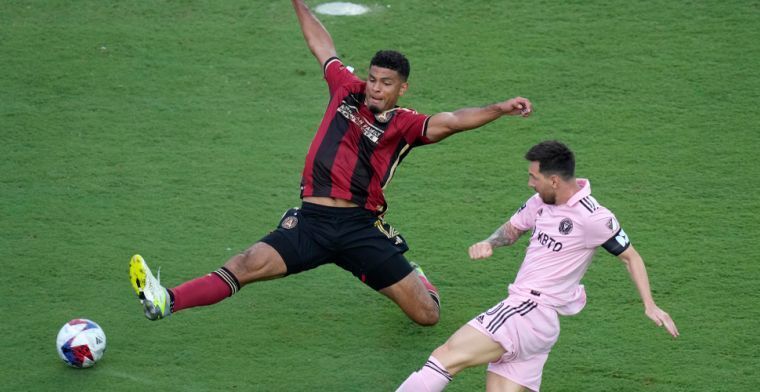 PSV mikt in winter op 'jonge Jaap Stam' voor defensie: 'Zo enorm snel ...