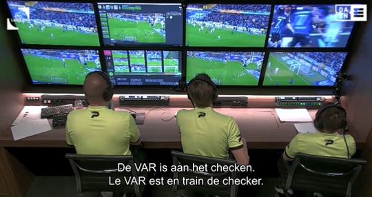 Een unieke kijk achter de schermen bij de VAR tijdens Club Brugge – Antwerp