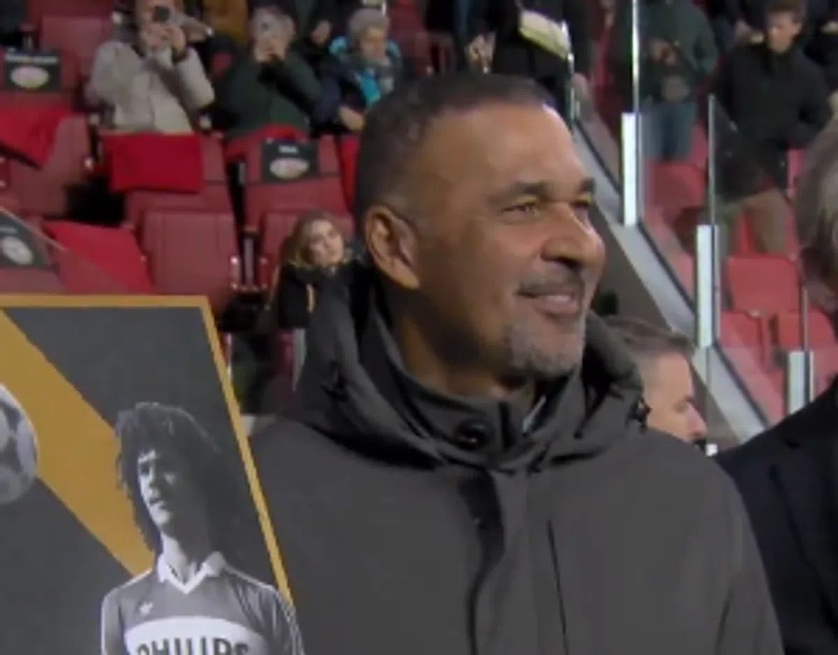 PSV zet Gullit in het zonnetje: clublegende voegt zich in Walk of Fame