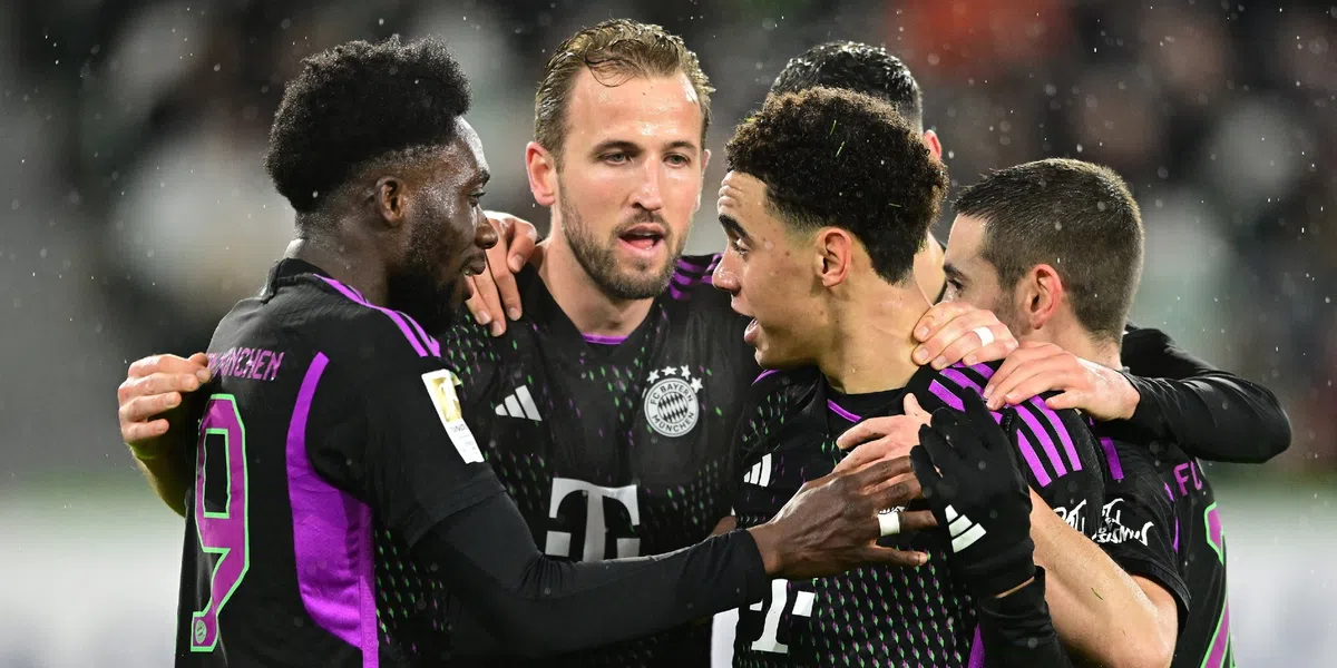 Top-drie Bundesliga wint: Kane maakt wereldgoal, hattrick voor Schick