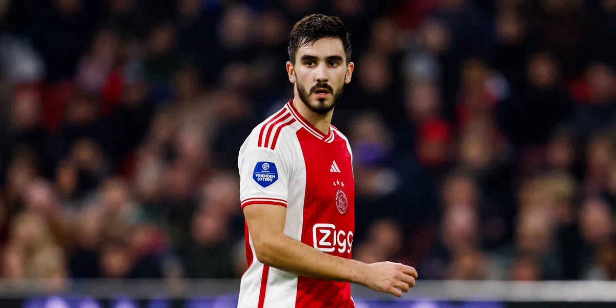 El Ahmadi analyseert Ajax-aankoop: 'Hij kan daar niet mee omgaan en oogt onzeker'