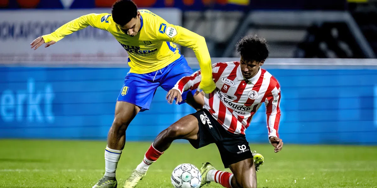 RKC geeft voorsprong uit handen na rode kaart, punten eerlijk verdeeld