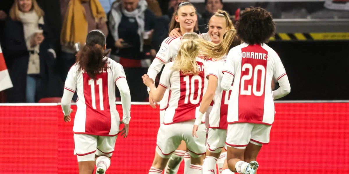 Ajax wint van ongeslagen FC Twente in vrouwen Eredivisie