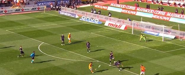 GOAL: Mertens met knap doelpunt en assist belangrijk in spectaculair duel