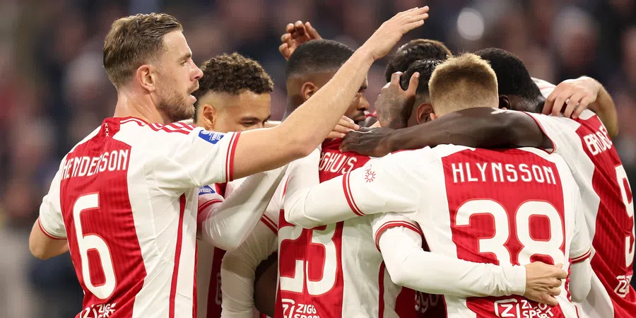 Ajax mailt supporters en maakt bekend dat prijzen van seizoenkaarten ...