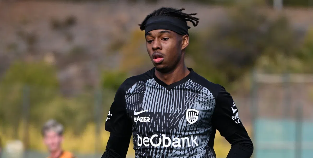 Adedeji-Sternberg (KRC Genk): "Het hangt ervan af wie eerst aanklopt"