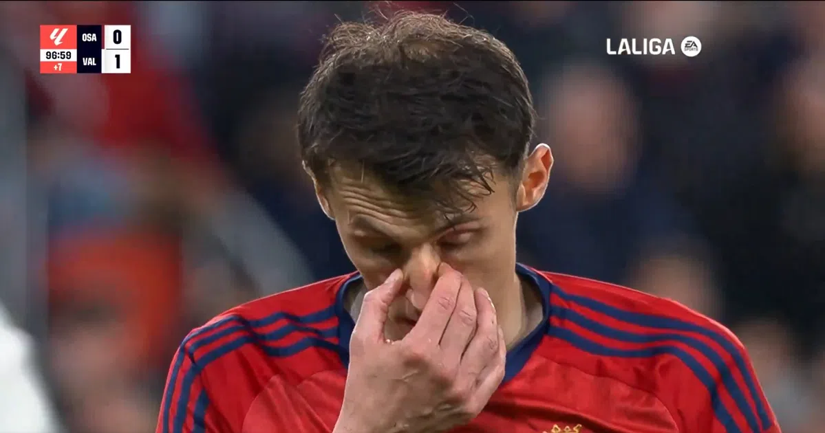 Bizarre penalty bij Osasuna gaat wereld over en wordt 'slechtste strafschop ooit'