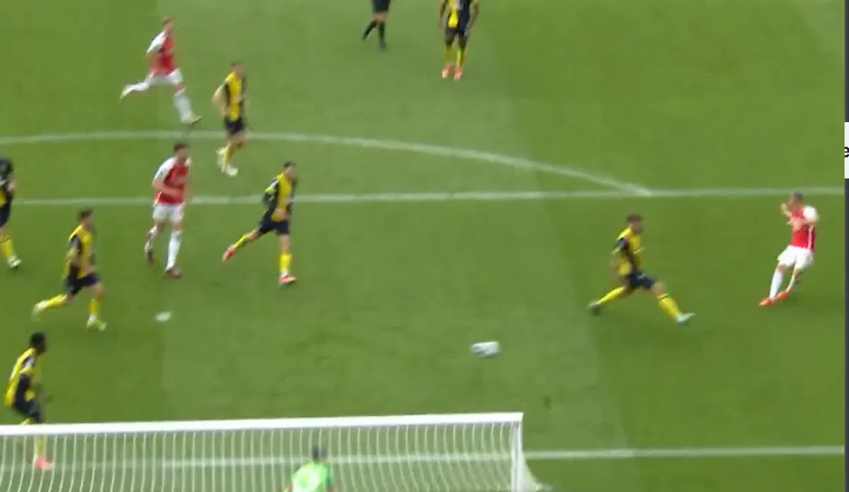 GOAL: Anne Hathaway zal juichen, Trossard kan opnieuw scoren voor Arsenal